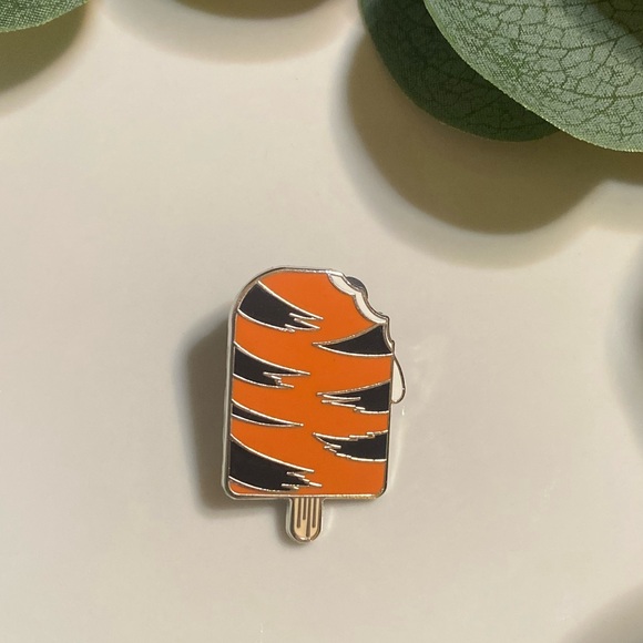 Disney | Jewelry | Disney Tigger Ice Cream Collectible Pin Limited ...